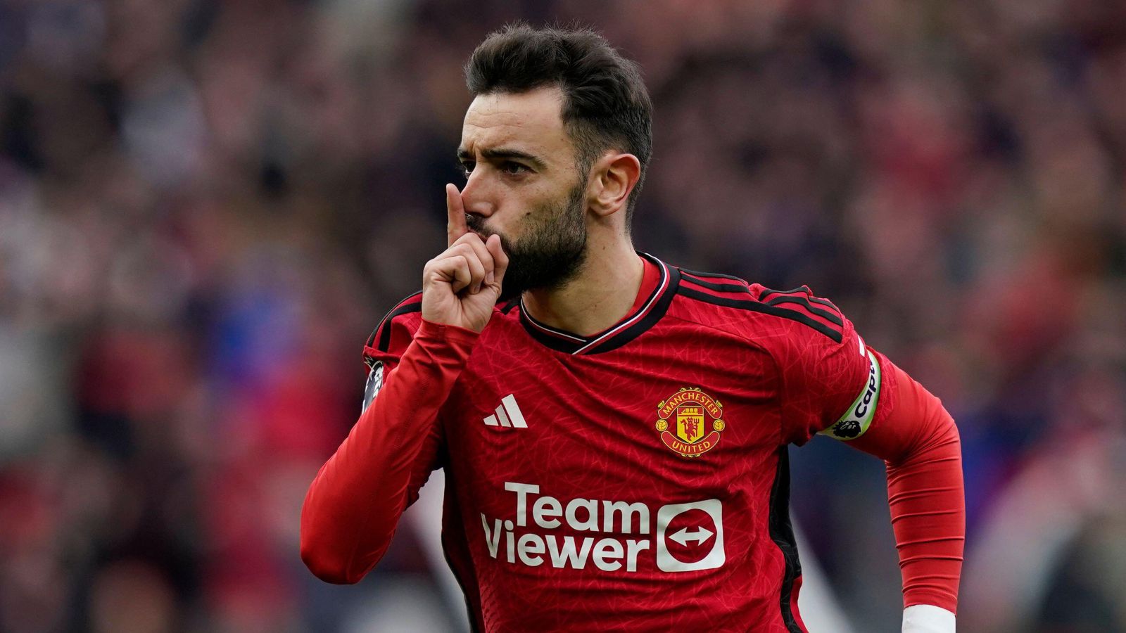 Bruno Fernandes: Man Utd captain unsettled amid Bayern Interest